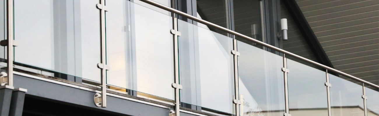 Best glass balustrade fittings - Express Toughening Ltd